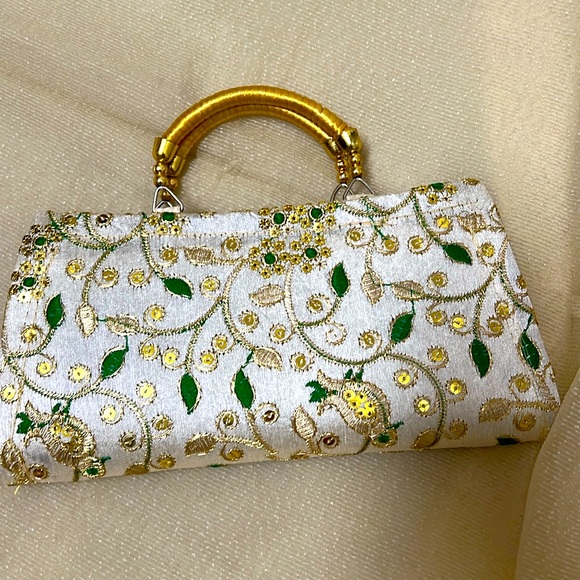 Bags | Indian Pakistani Hand Clutch With Gold And Green Thread 156 ...
